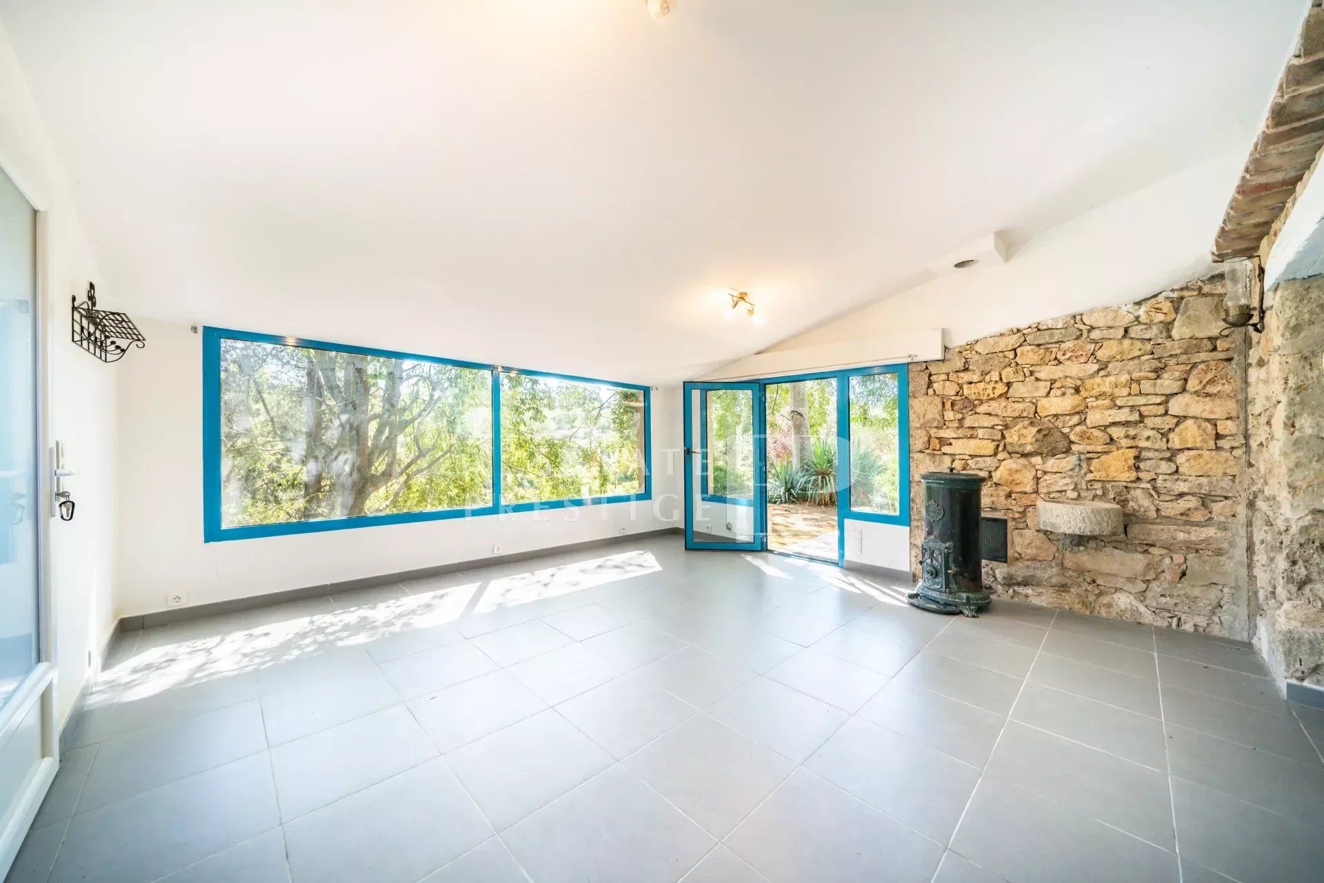 GRASSE : A Traditional Bastide with 5 bedrooms and a guest house ...