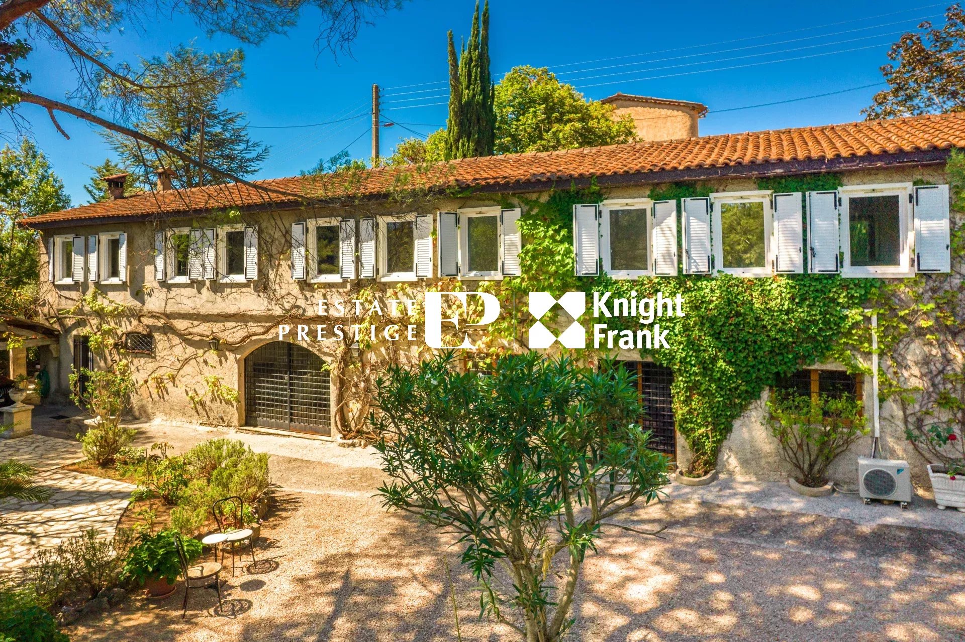 GRASSE : A Traditional Bastide with 5 bedrooms and a guest house ...