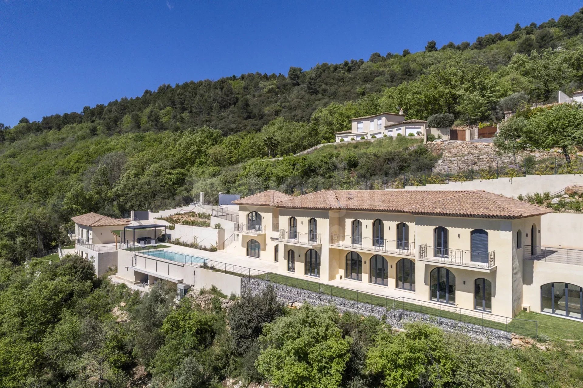 Cabris: Exceptionnelle villa neuve avec vue mer panoramique - Estate ...