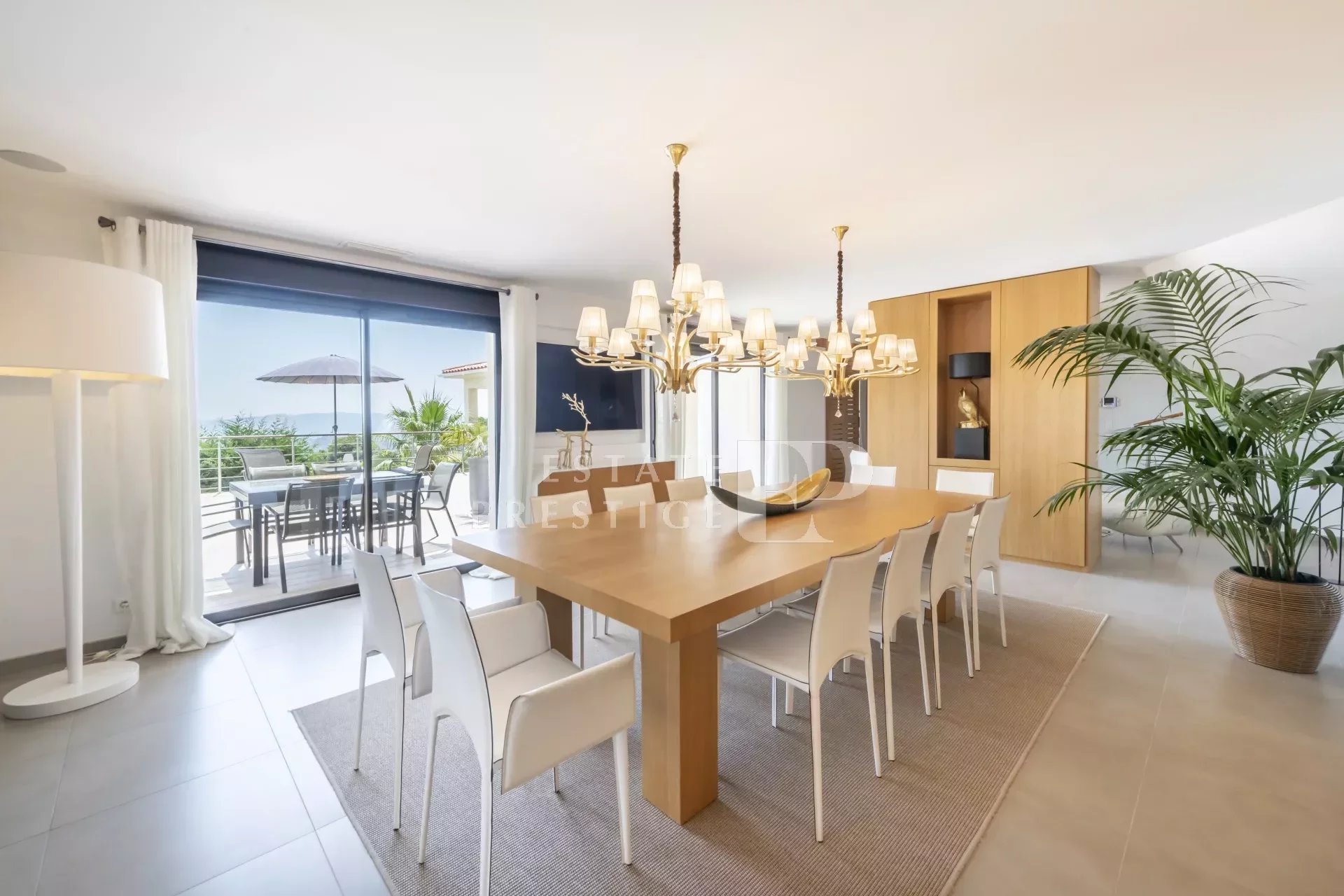 CHATEAUNEUF-DE-GRASSE : A Splendid property with seaviews - Estate Prestige